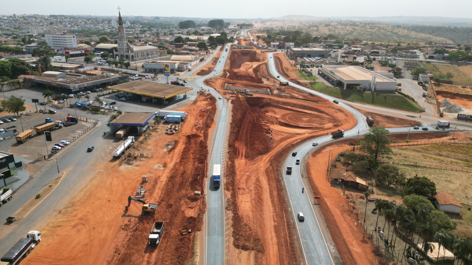 Obras da BR-050 em Catalão completam um ano; primeiros quilômetros duplicados serão entregues em ...